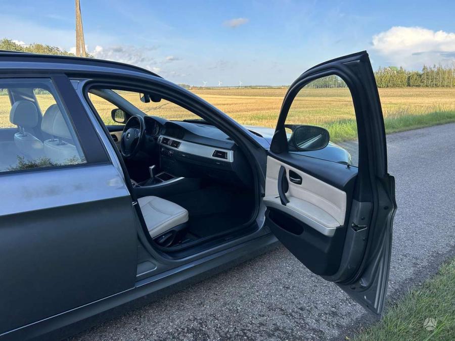 Pelēks BMW 318 2011 Kauņa, ar dzinēja tilpumu 2.00 L un nobraukumu 248 tūkst. km par 4250 €, foto 24 vietnē AUTOMOTO.COM.LV