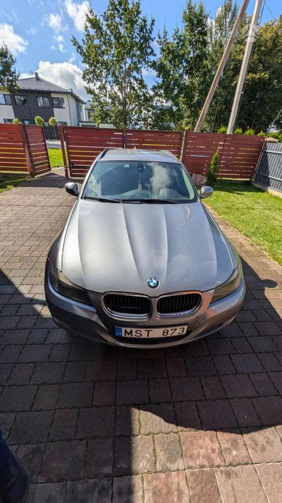 Pelēks BMW 318 2011 Kauņa, ar dzinēja tilpumu 2.00 L un nobraukumu 331 tūkst. km par 3950 €, foto 1 vietnē AUTOMOTO.COM.LV