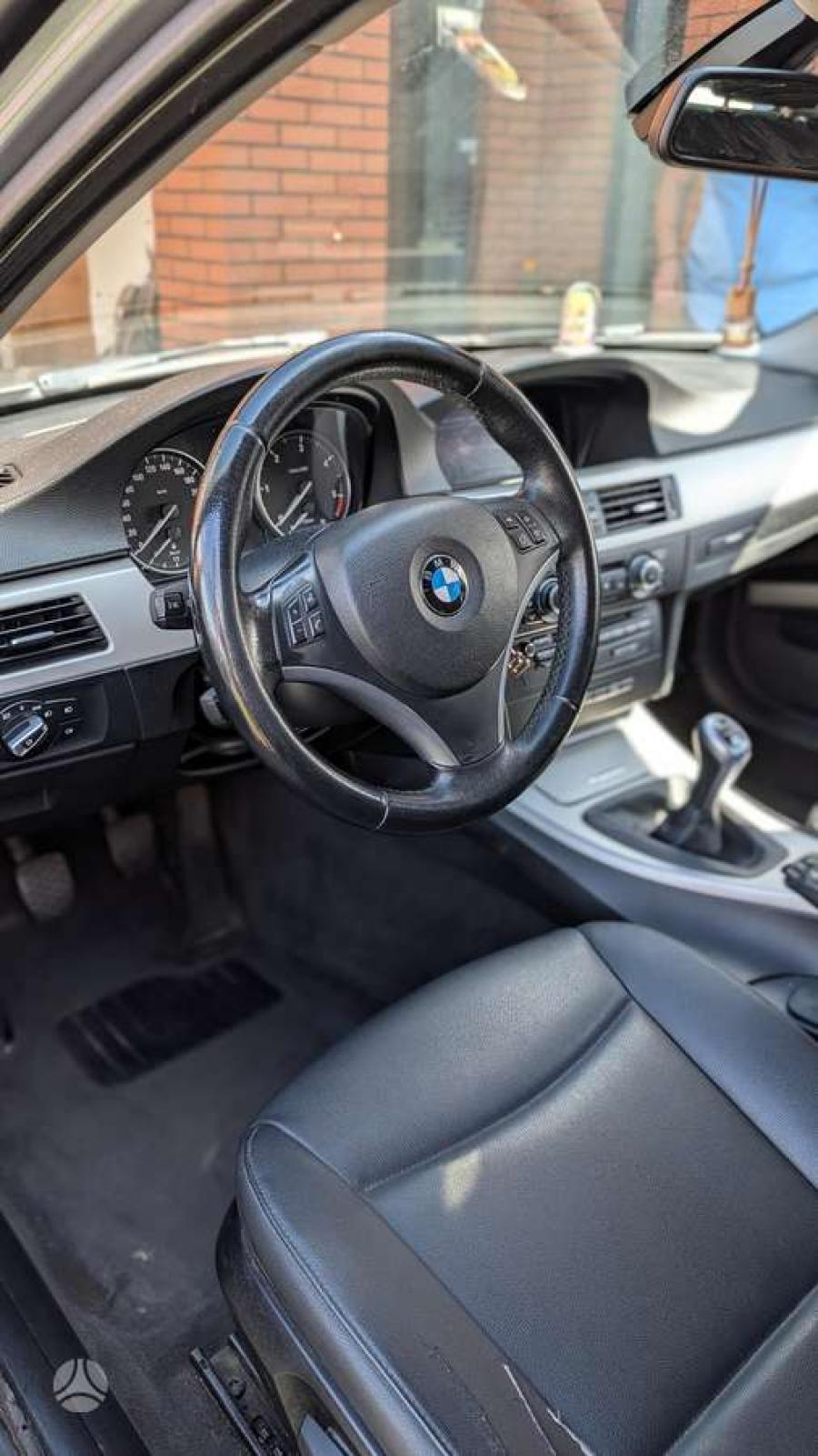 Pelēks BMW 318 2011 Kauņa, ar dzinēja tilpumu 2.00 L un nobraukumu 331 tūkst. km par 3950 €, foto 4 vietnē AUTOMOTO.COM.LV
