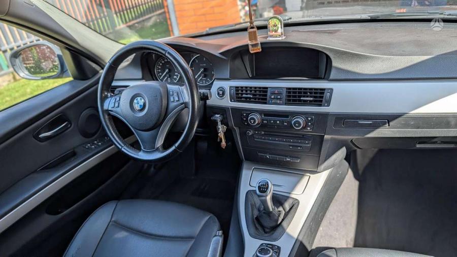 Pelēks BMW 318 2011 Kauņa, ar dzinēja tilpumu 2.00 L un nobraukumu 331 tūkst. km par 3950 €, foto 6 vietnē AUTOMOTO.COM.LV