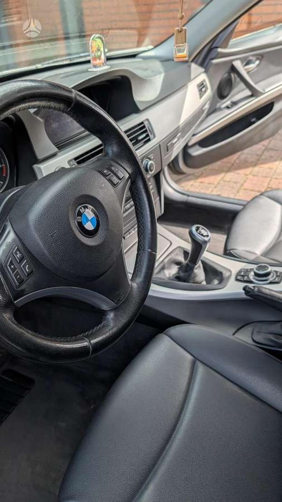 Pelēks BMW 318 2011 Kauņa, ar dzinēja tilpumu 2.00 L un nobraukumu 331 tūkst. km par 3950 €, foto 23 vietnē AUTOMOTO.COM.LV
