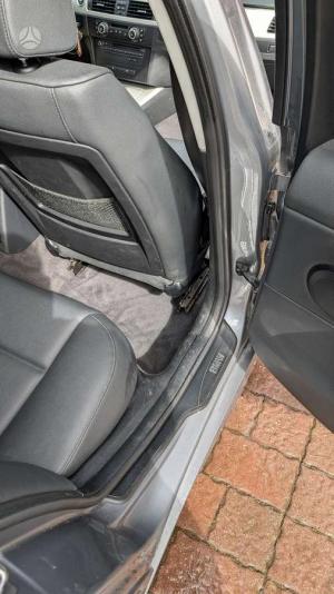 Pelēks BMW 318 2011 Kauņa, ar dzinēja tilpumu 2.00 L un nobraukumu 331 tūkst. km par 3950 €, foto 27 vietnē AUTOMOTO.COM.LV