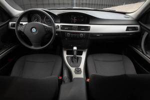 Grey BMW 318 2012 in Jelgava, with an engine capacity of 2.00 L and mileage of 277 thousand km for 3900 €, photo 9 on AUTOMOTO.COM.LV