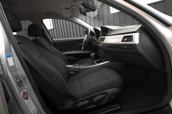 Pelēks BMW 318 2012 Jelgava, ar dzinēja tilpumu 2.00 L un nobraukumu 277 tūkst. km par 3900 €, foto 9 vietnē AUTOMOTO.COM.LV
