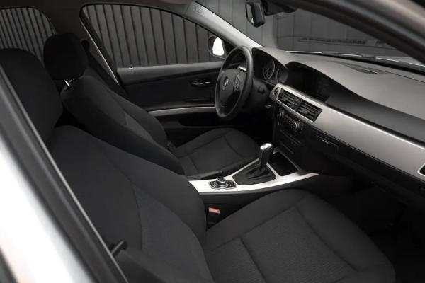 Pelēks BMW 318 2012 Jelgava, ar dzinēja tilpumu 2.00 L un nobraukumu 277 tūkst. km par 3900 €, foto 10 vietnē AUTOMOTO.COM.LV