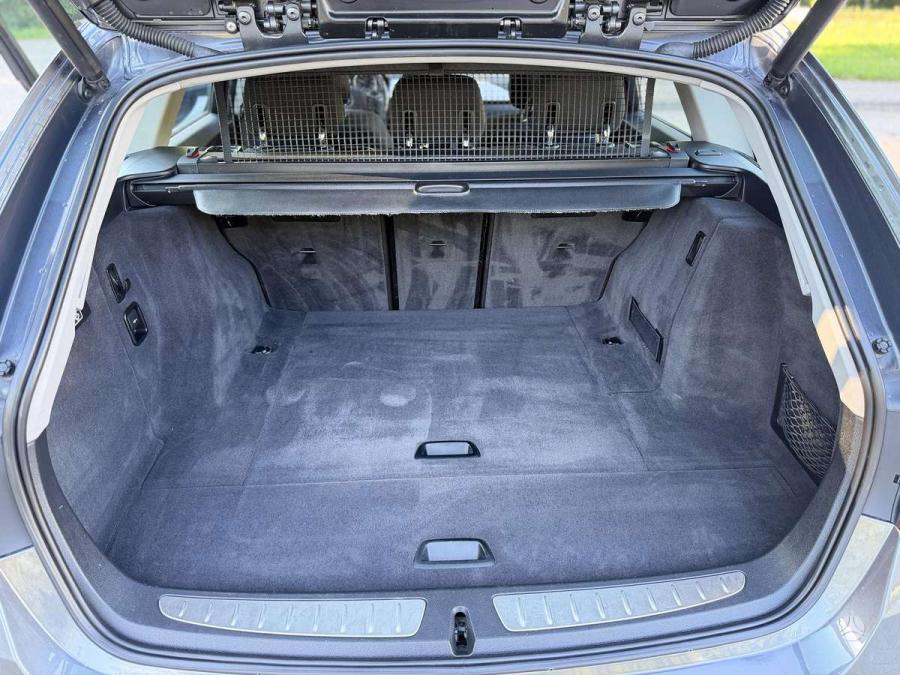 Grey BMW 318 2012 in Taurage, with an engine capacity of 2.00 L and mileage of 259 thousand km for 7700 €, photo 25 on AUTOMOTO.COM.LV