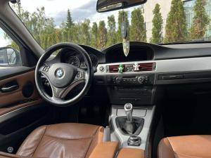 Grey BMW 318 2012 in Kaunas, with an engine capacity of 2.00 L and mileage of 306 thousand km for 3300 €, photo 17 on AUTOMOTO.COM.LV