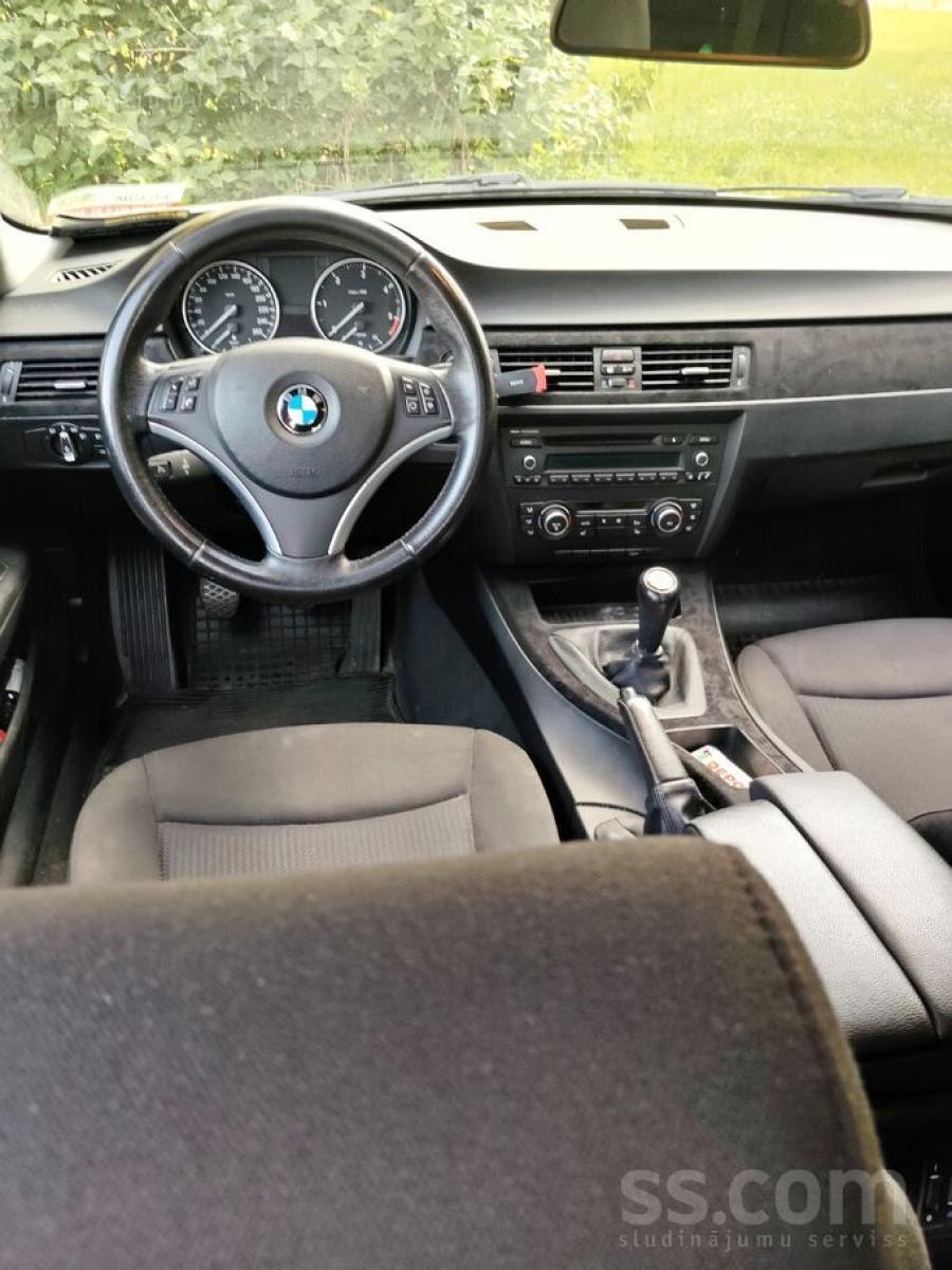 Grey BMW 318 2012 in Riga, with an engine capacity of 2.00 L and mileage of 274 thousand km for 4800 €, photo 11 on AUTOMOTO.COM.LV