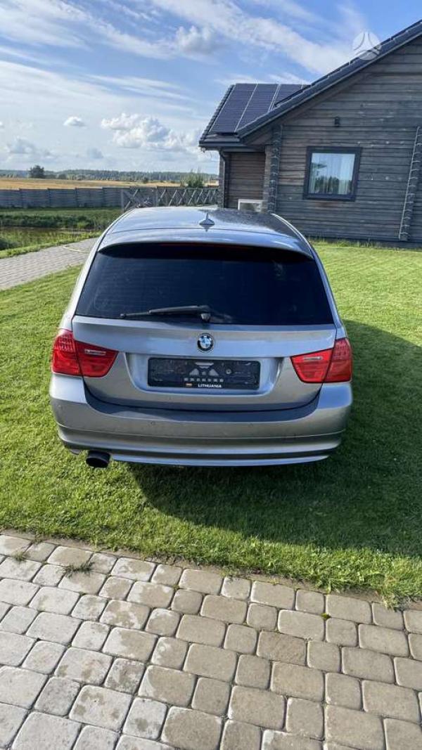 Pelēks BMW 318 2012 Viļņa, ar dzinēja tilpumu 2.00 L un nobraukumu 276 tūkst. km par 4800 €, foto 5 vietnē AUTOMOTO.COM.LV