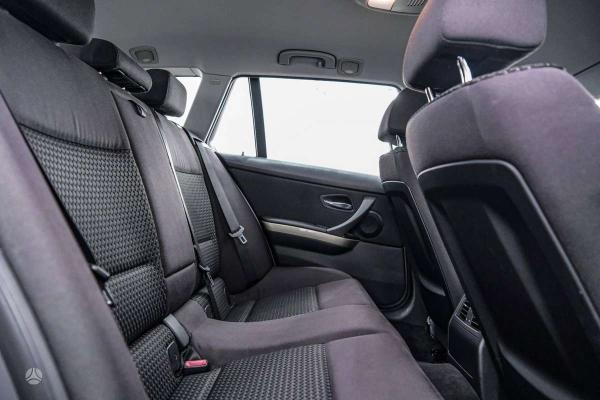 БМВ 318 2012 в Каунас на AUTOMOTO.COM.LV Серый БМВ 318 2012 в Каунас, объемом двигателя 2.00 л и пробегом 250 тыс. км за 4900 €, фото 11 на AUTOMOTO.COM.LV