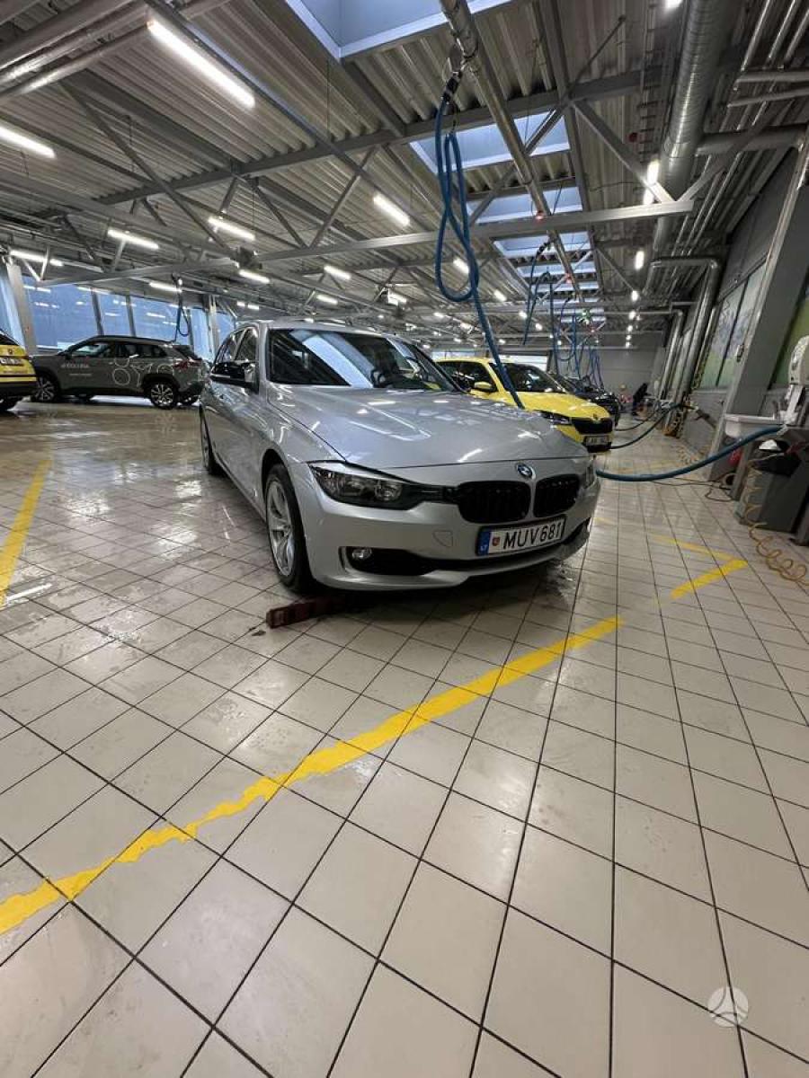 Pelēks BMW 318 2013 Elektrėnai, ar dzinēja tilpumu 2.00 L un nobraukumu 443 tūkst. km par 6000 €, foto 1 vietnē AUTOMOTO.COM.LV