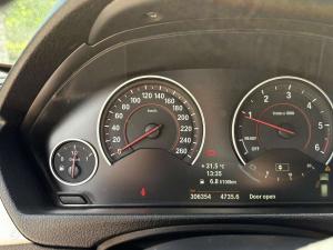 Grey BMW 318 2013 in Kaunas, with an engine capacity of 2.00 L and mileage of 307 thousand km for 6350 €, photo 10 on AUTOMOTO.COM.LV