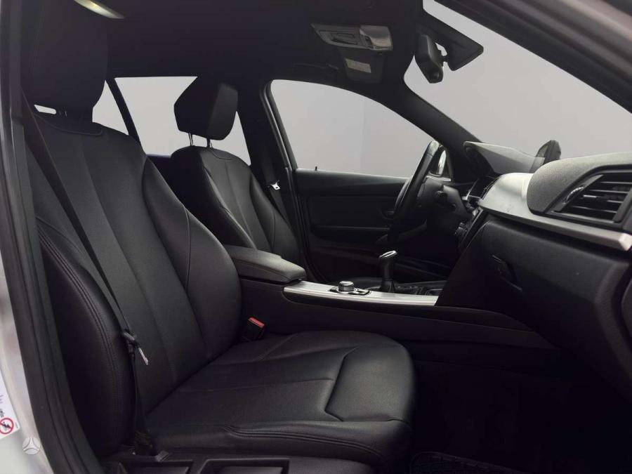 Grey BMW 318 2013 in Kaunas, with an engine capacity of 2.00 L and mileage of 307 thousand km for 7699 €, photo 9 on AUTOMOTO.COM.LV