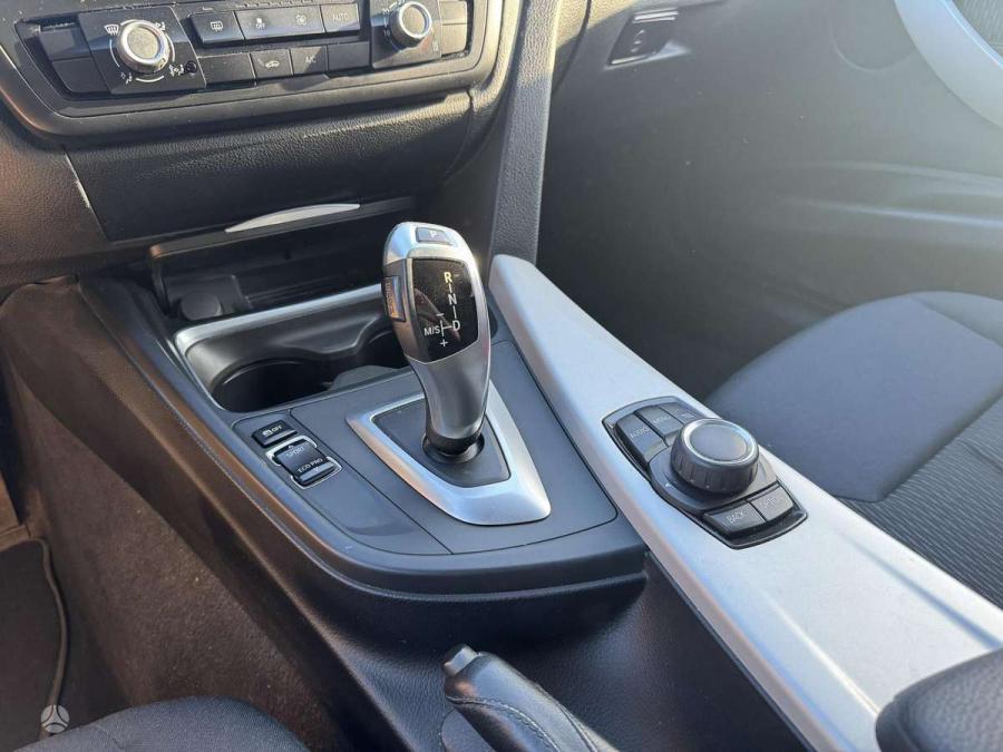 Grey BMW 318 2013 in Vilnius, with an engine capacity of 2.00 L and mileage of 220 thousand km for 5900 €, photo 10 on AUTOMOTO.COM.LV