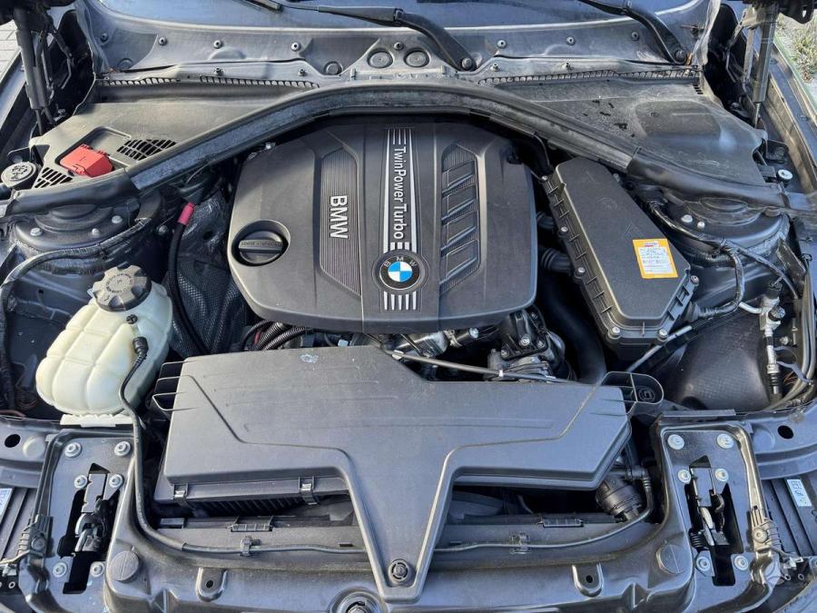Grey BMW 318 2013 in Vilnius, with an engine capacity of 2.00 L and mileage of 220 thousand km for 5900 €, photo 12 on AUTOMOTO.COM.LV