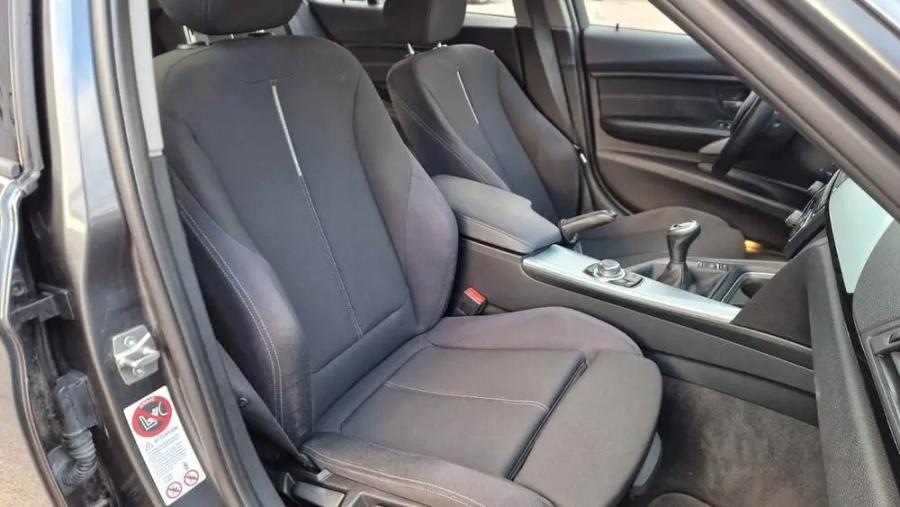 Pelēks BMW 318 2014 Rīga, ar dzinēja tilpumu 2.00 L un nobraukumu 314 tūkst. km par 6490 €, foto 12 vietnē AUTOMOTO.COM.LV