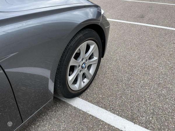 Pelēks BMW 318 2014 Viļņa, ar dzinēja tilpumu 2.00 L un nobraukumu 293 tūkst. km par 6499 €, foto 9 vietnē AUTOMOTO.COM.LV