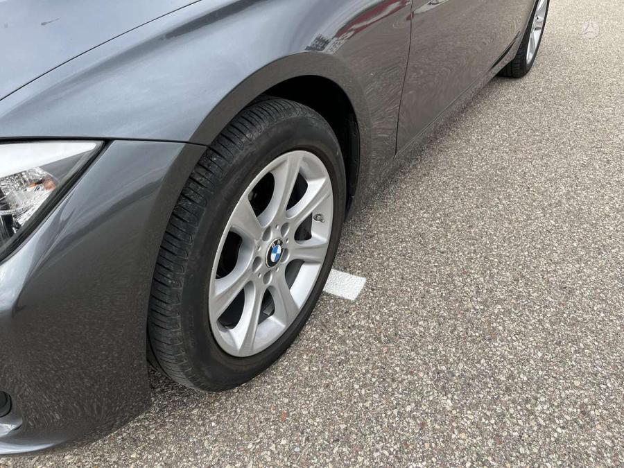 Grey BMW 318 2014 in Vilnius, with an engine capacity of 2.00 L and mileage of 293 thousand km for 6499 €, photo 11 on AUTOMOTO.COM.LV