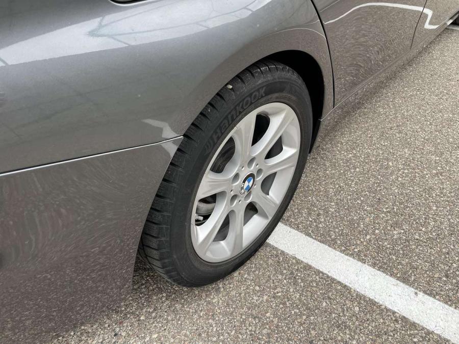 Grey BMW 318 2014 in Vilnius, with an engine capacity of 2.00 L and mileage of 293 thousand km for 6499 €, photo 13 on AUTOMOTO.COM.LV