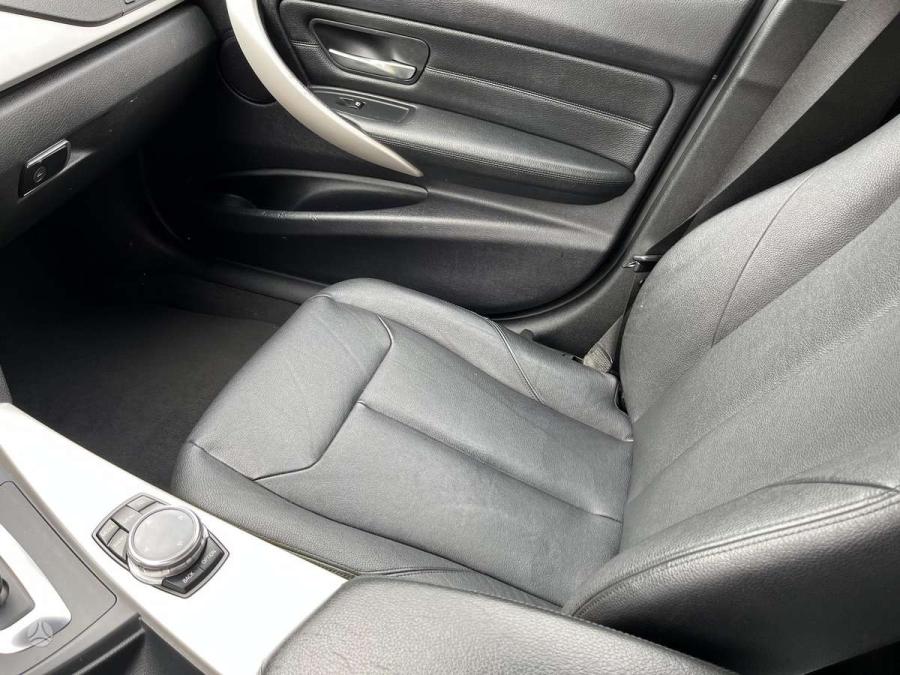 Grey BMW 318 2014 in Vilnius, with an engine capacity of 2.00 L and mileage of 293 thousand km for 6499 €, photo 31 on AUTOMOTO.COM.LV