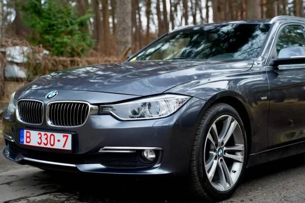 Pelēks BMW 318 2015 Rīga, ar dzinēja tilpumu 2.00 L un nobraukumu 333 tūkst. km par 9399 €, foto 2 vietnē AUTOMOTO.COM.LV