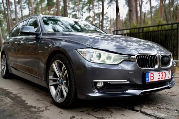 Pelēks BMW 318 2015 Rīga, ar dzinēja tilpumu 2.00 L un nobraukumu 333 tūkst. km par 9399 €, foto 3 vietnē AUTOMOTO.COM.LV