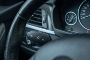 Grey BMW 318 2015 in Liepaja, with an engine capacity of 2.00 L and mileage of 281 thousand km for 9950 €, photo 20 on AUTOMOTO.COM.LV