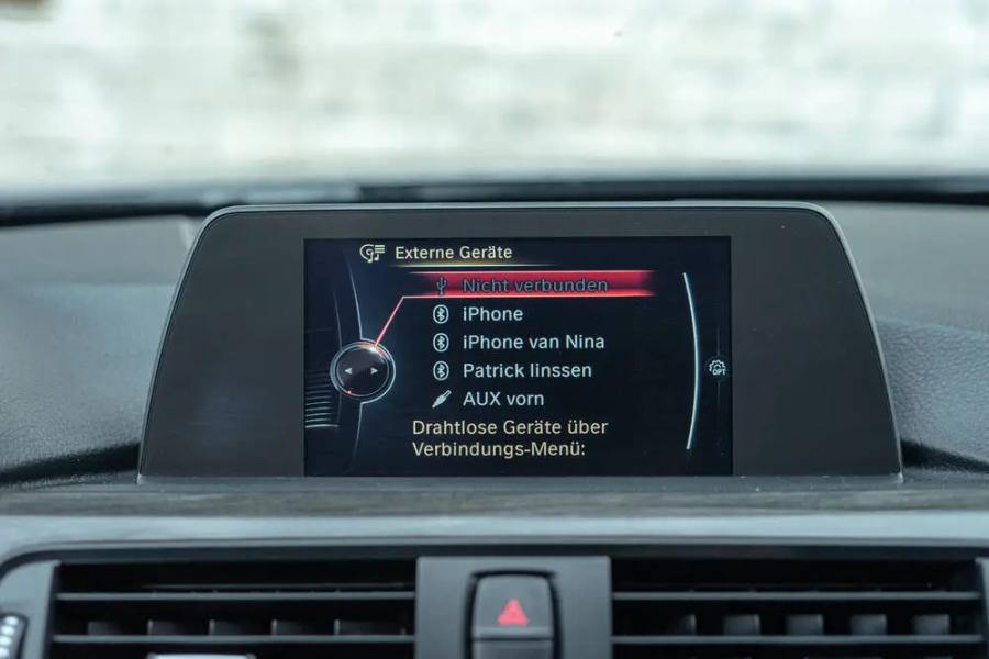 Grey BMW 318 2015 in Liepaja, with an engine capacity of 2.00 L and mileage of 281 thousand km for 9950 €, photo 25 on AUTOMOTO.COM.LV