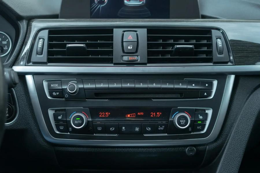 Grey BMW 318 2015 in Liepaja, with an engine capacity of 2.00 L and mileage of 281 thousand km for 9950 €, photo 9 on AUTOMOTO.COM.LV