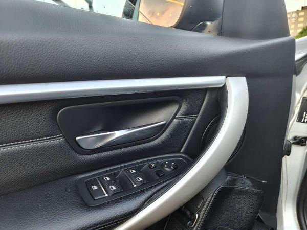 Grey BMW 318 2016 in Vilnius, with an engine capacity of 2.00 L and mileage of 312 thousand km for 5950 €, photo 9 on AUTOMOTO.COM.LV