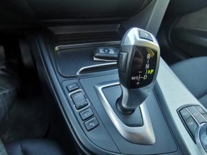 Grey BMW 318 2017 in Riga, with an engine capacity of 2.00 L and mileage of 181 thousand km for 14500 €, photo 15 on AUTOMOTO.COM.LV