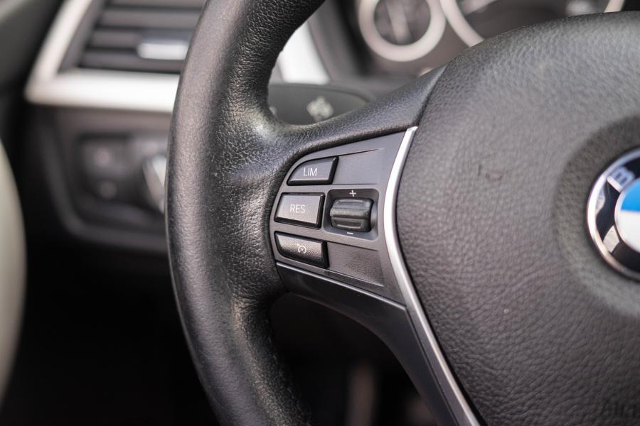 Pelēks BMW 318 2018 Rīga, ar dzinēja tilpumu 2.00 L un nobraukumu 278 tūkst. km par 10550 €, foto 17 vietnē AUTOMOTO.COM.LV