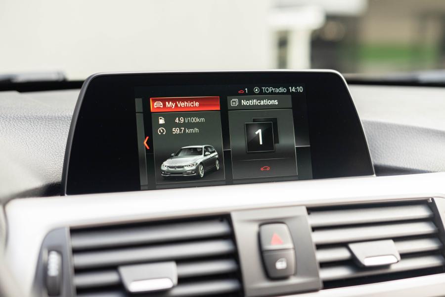 Pelēks BMW 318 2018 Rīga, ar dzinēja tilpumu 2.00 L un nobraukumu 278 tūkst. km par 10550 €, foto 22 vietnē AUTOMOTO.COM.LV