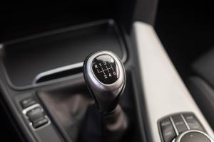 Pelēks BMW 318 2018 Rīga, ar dzinēja tilpumu 2.00 L un nobraukumu 278 tūkst. km par 10550 €, foto 26 vietnē AUTOMOTO.COM.LV