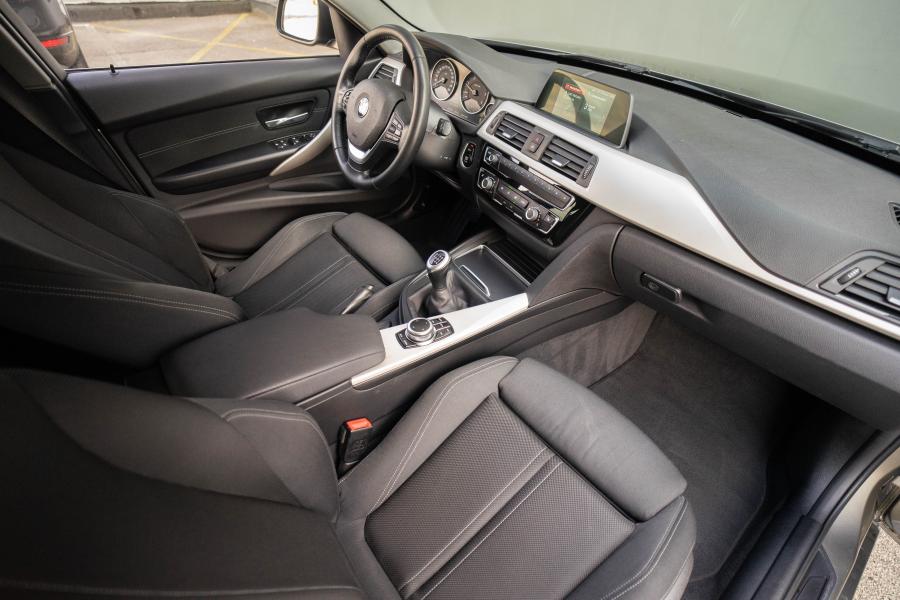 Pelēks BMW 318 2018 Rīga, ar dzinēja tilpumu 2.00 L un nobraukumu 278 tūkst. km par 10550 €, foto 29 vietnē AUTOMOTO.COM.LV
