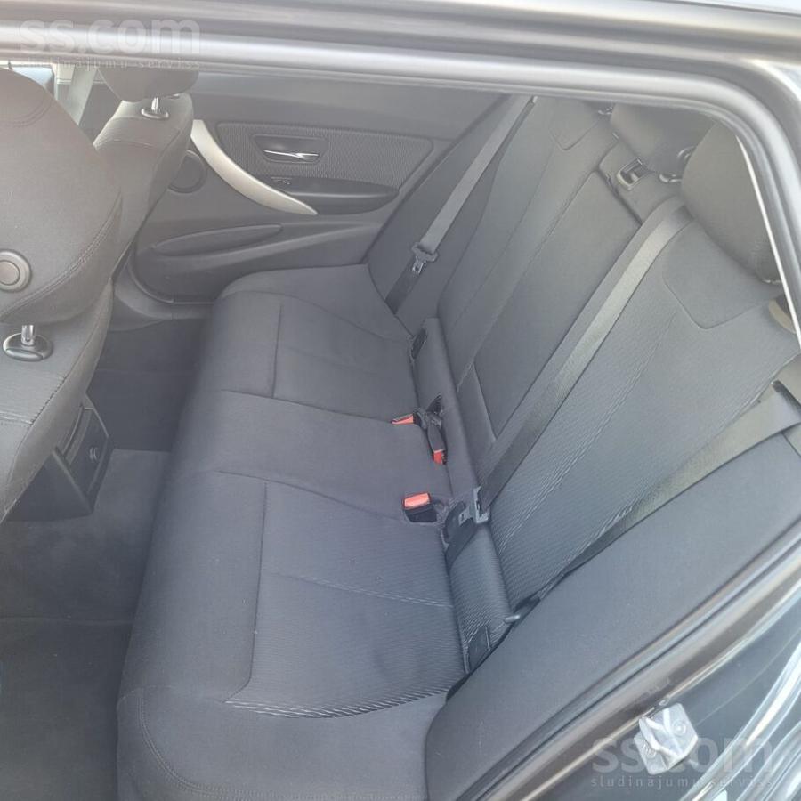 Pelēks BMW 318 2019 Jelgava, ar dzinēja tilpumu 2.00 L un nobraukumu 156 tūkst. km par 12500 €, foto 17 vietnē AUTOMOTO.COM.LV