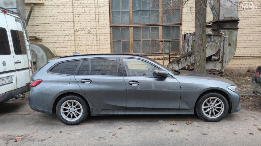 Grey BMW 318 2020 in Kaunas, with an engine capacity of 2.00 L and mileage of 251 thousand km for 11200 €, photo 7 on AUTOMOTO.COM.LV
