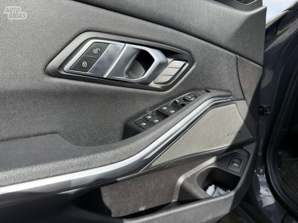 Grey BMW 318 2020 in Panevezys, with an engine capacity of 2.00 L and mileage of 180 thousand km for 18500 €, photo 6 on AUTOMOTO.COM.LV