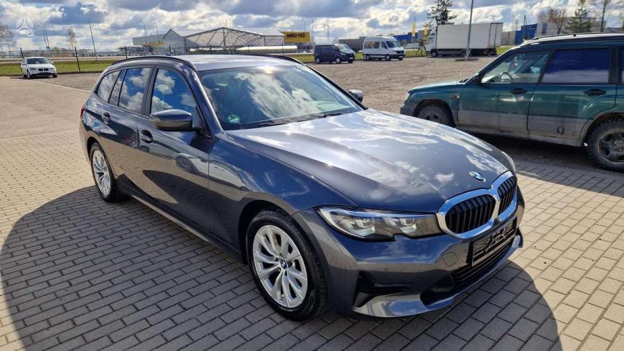 Grey BMW 318 2020 in Marijampole, with an engine capacity of 2.00 L and mileage of 160 thousand km for 15729 €, photo 3 on AUTOMOTO.COM.LV