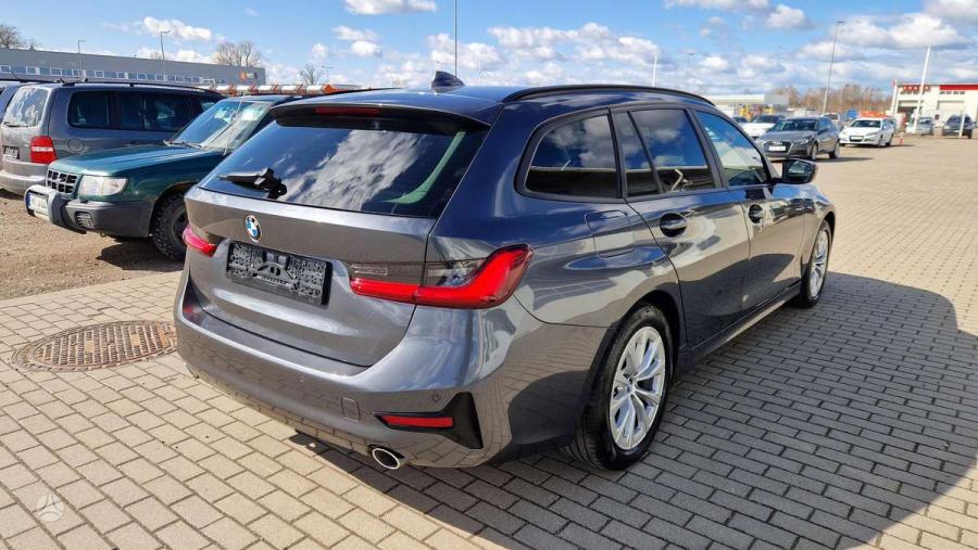 Grey BMW 318 2020 in Marijampole, with an engine capacity of 2.00 L and mileage of 160 thousand km for 15729 €, photo 4 on AUTOMOTO.COM.LV