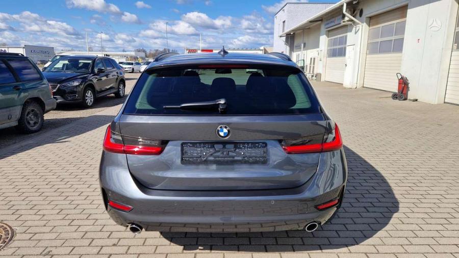 Grey BMW 318 2020 in Marijampole, with an engine capacity of 2.00 L and mileage of 160 thousand km for 15729 €, photo 6 on AUTOMOTO.COM.LV