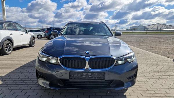 Grey BMW 318 2020 in Marijampole, with an engine capacity of 2.00 L and mileage of 160 thousand km for 15729 €, photo 6 on AUTOMOTO.COM.LV
