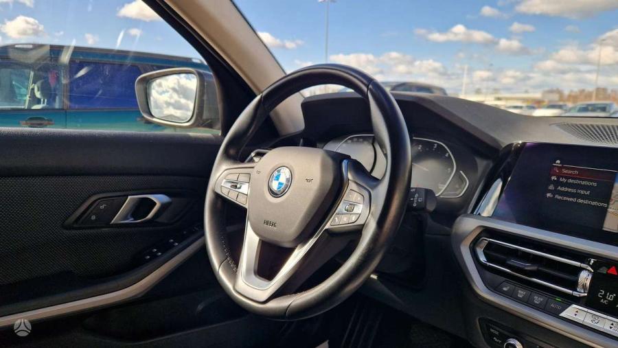 Grey BMW 318 2020 in Marijampole, with an engine capacity of 2.00 L and mileage of 160 thousand km for 15729 €, photo 12 on AUTOMOTO.COM.LV