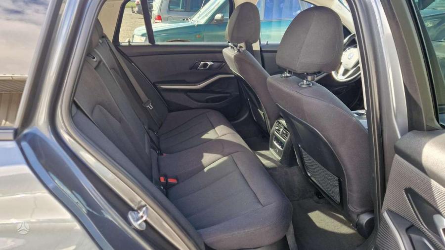 Grey BMW 318 2020 in Marijampole, with an engine capacity of 2.00 L and mileage of 160 thousand km for 15729 €, photo 15 on AUTOMOTO.COM.LV