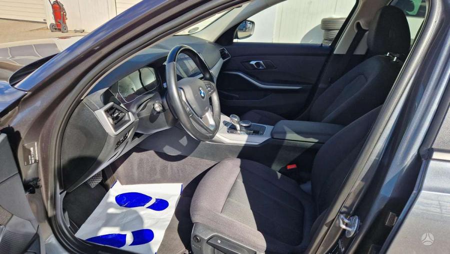 Grey BMW 318 2020 in Marijampole, with an engine capacity of 2.00 L and mileage of 160 thousand km for 15729 €, photo 18 on AUTOMOTO.COM.LV