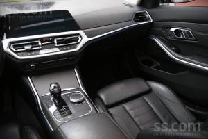 Grey BMW 318 2020 in Riga, with an engine capacity of 2.00 L and mileage of 225 thousand km for 18995 €, photo 14 on AUTOMOTO.COM.LV