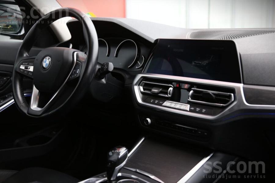 Grey BMW 318 2020 in Riga, with an engine capacity of 2.00 L and mileage of 225 thousand km for 18995 €, photo 16 on AUTOMOTO.COM.LV