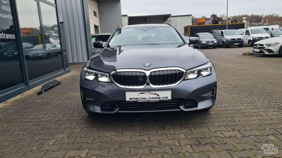 Grey BMW 318 2021 in Kaunas, with an engine capacity of 2.00 L and mileage of 98 thousand km for 24830 €, photo 2 on AUTOMOTO.COM.LV