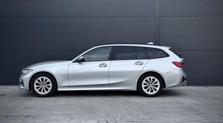 Grey BMW 318 2021 in Riga, with an engine capacity of 2.00 L and mileage of 196 thousand km for 18500 €, photo 3 on AUTOMOTO.COM.LV