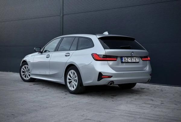 Grey BMW 318 2021 in Riga, with an engine capacity of 2.00 L and mileage of 196 thousand km for 18500 €, photo 3 on AUTOMOTO.COM.LV